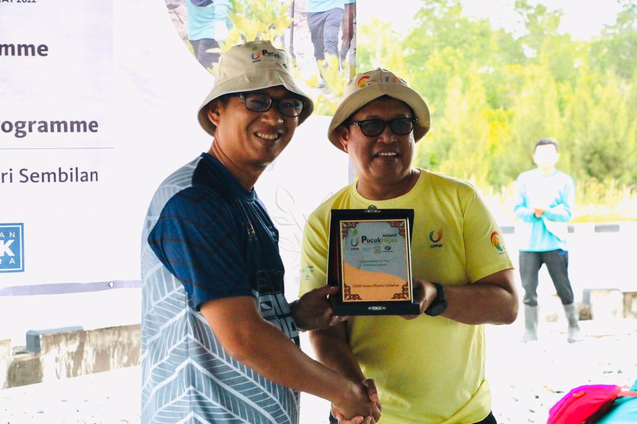 Program Penanaman Pokok Bakau Bersama Yayasan Didik Negara (YDN) Dan ...